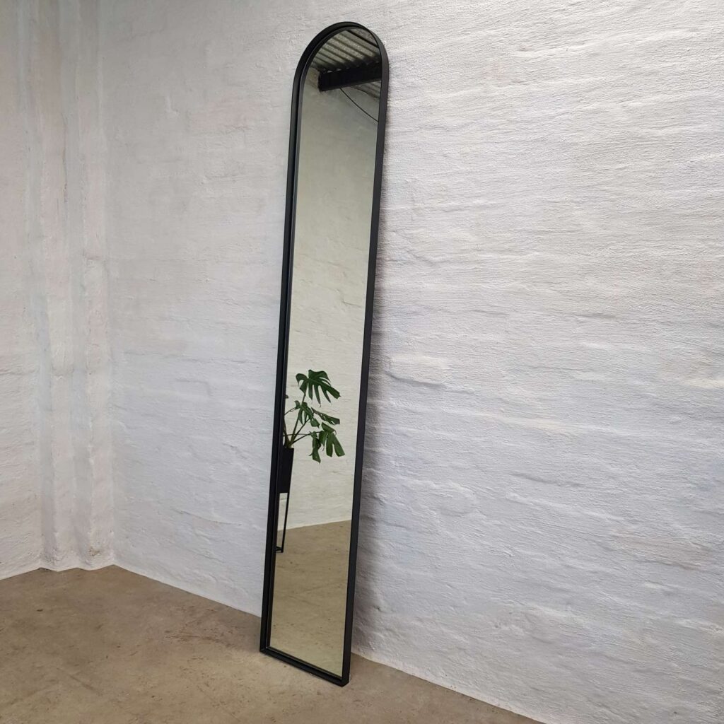 Slim Pillar Mirror - Abodery